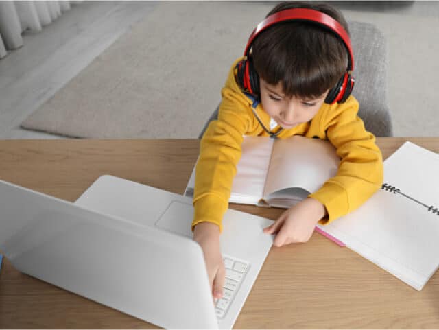 Hybrid Class vs Online: Choosing the Best for Your Student